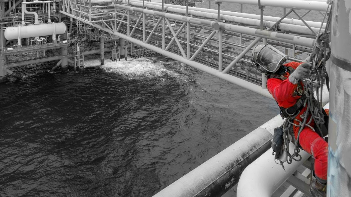 Oil and gas injuries, discover 10 tips for safety managers - Chicago ...